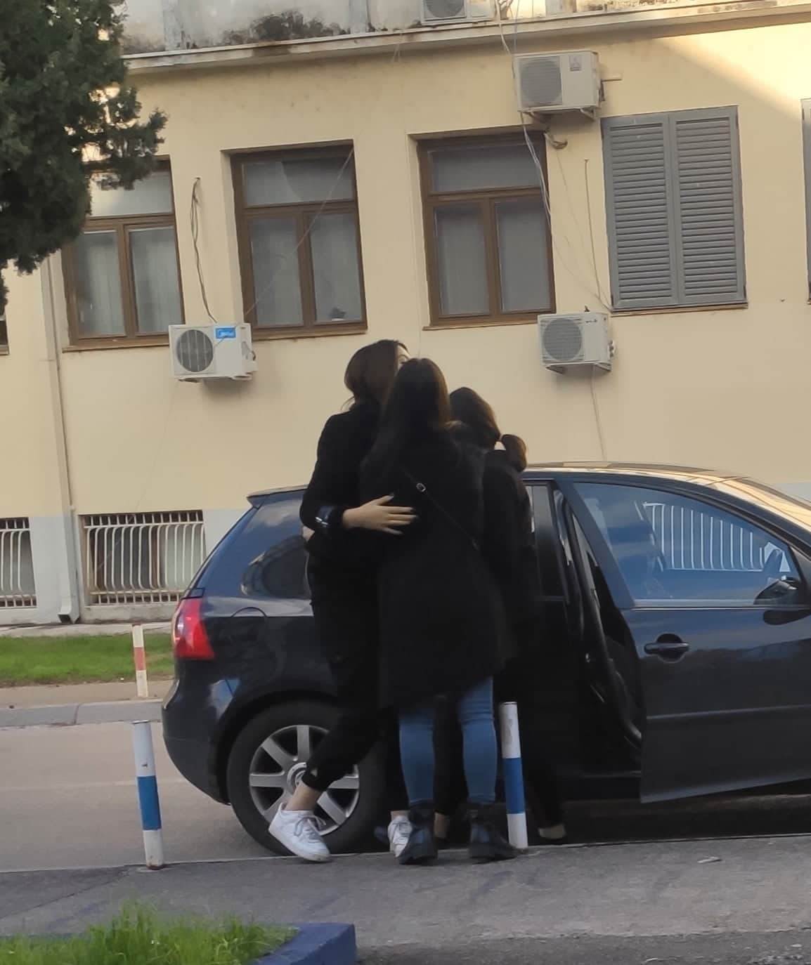 "Varvari" se okupili pred odlazak na sahrane drugova (FOTO) | Mondo.Me Prod