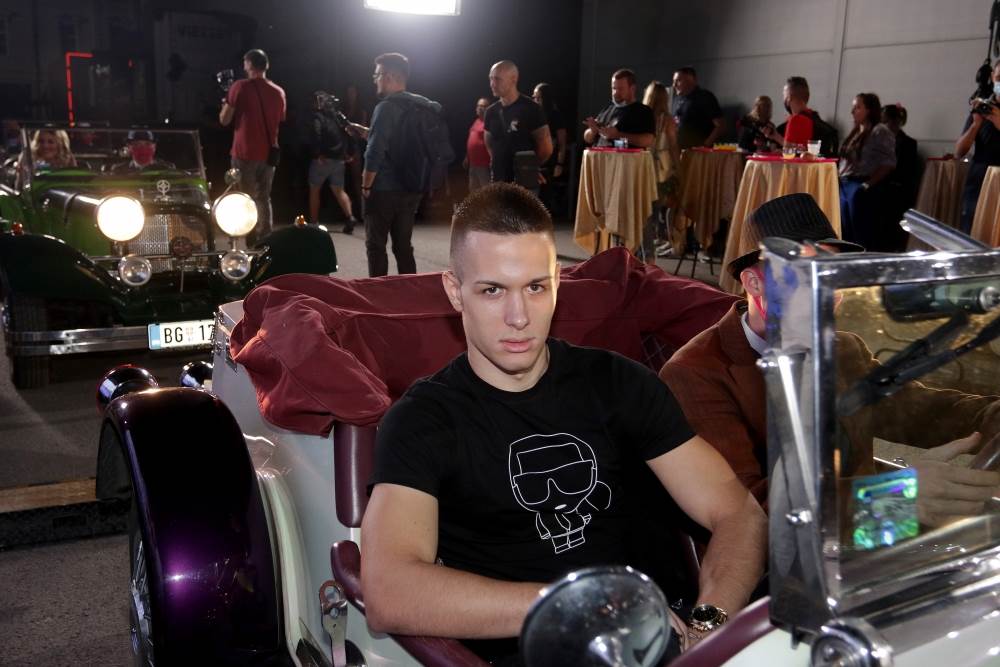 Zadruga-4-Anja-Todorovic-slike-pre-operacije-kako-je-izgledala-Anja ...