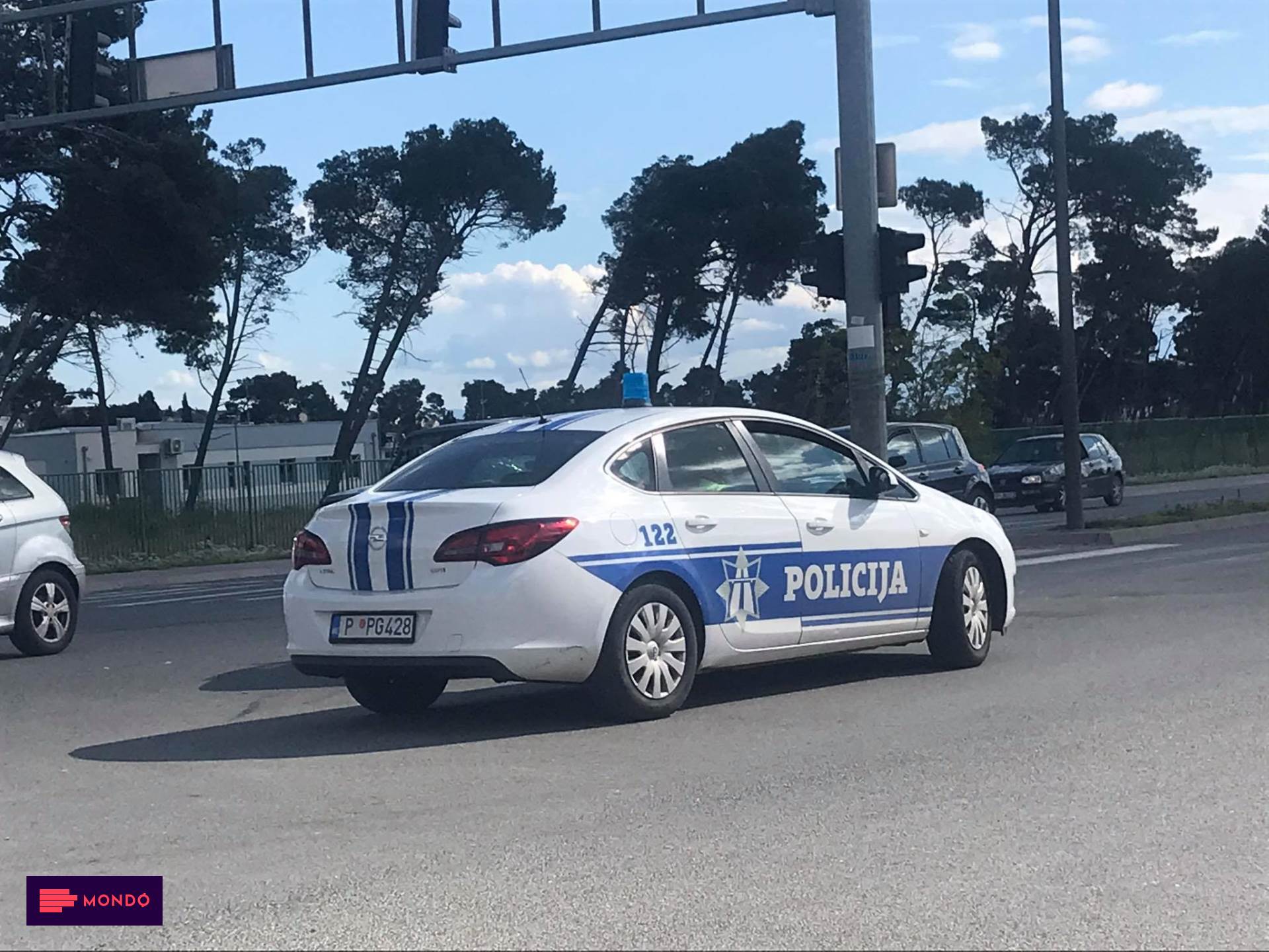 Bar hapšenje policija traga za bjeguncem | Info | Crna hronika