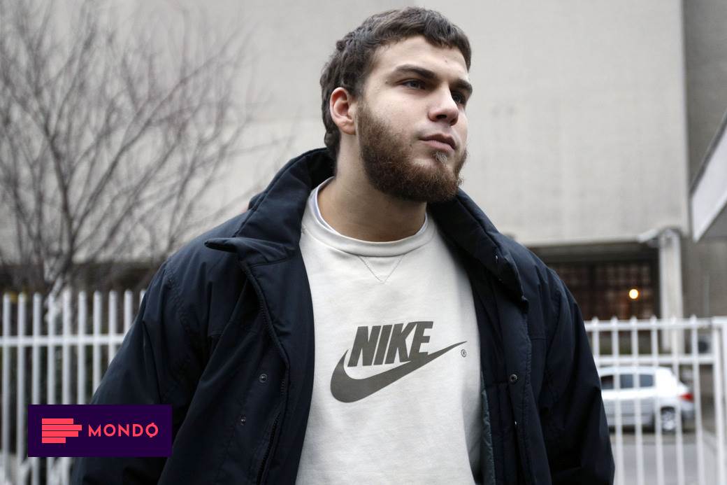 Miladin Kovačević, poznat po nasilničkom ponašanju, danas se pojavio u ...