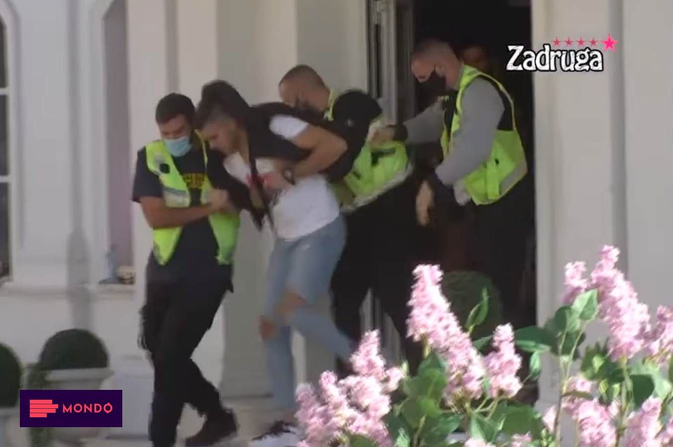 dejan dragojevic lomi sve po zadruzi | Magazin | Showtime