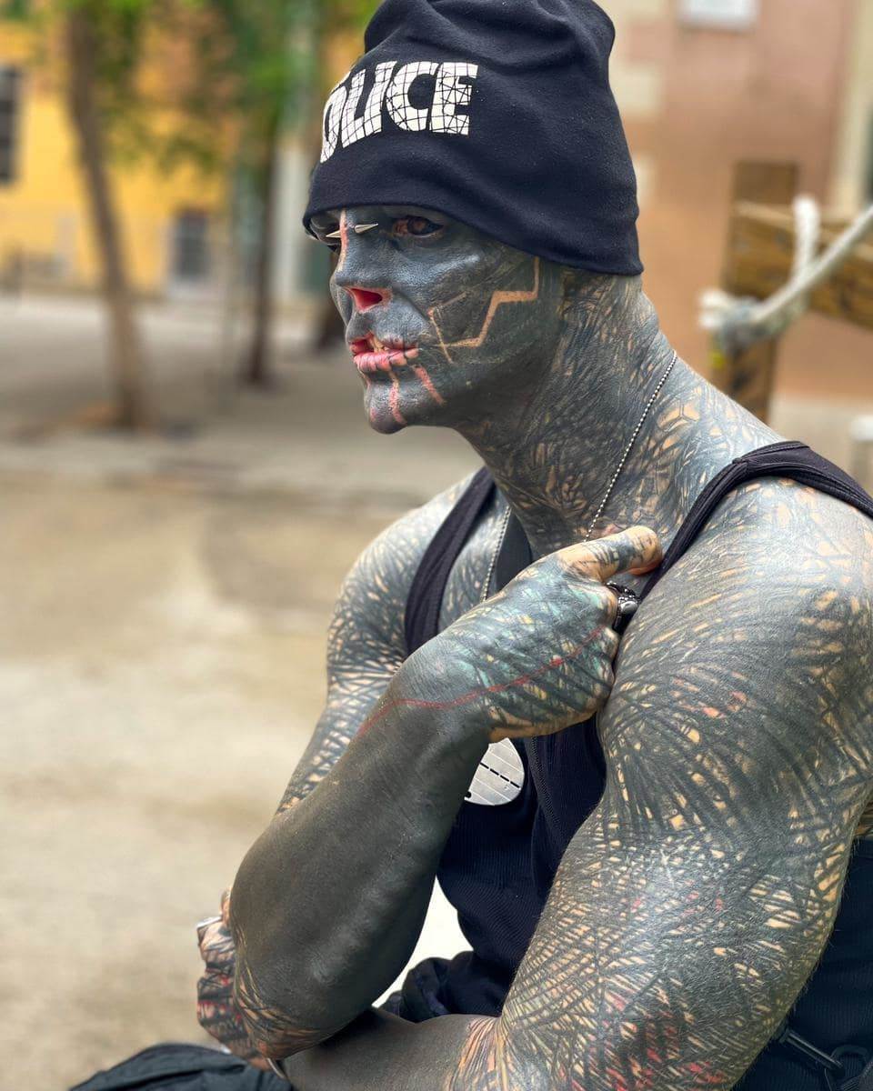 black alian project odjsekao prste da bi icio na vanzemaljca | Magazin ...