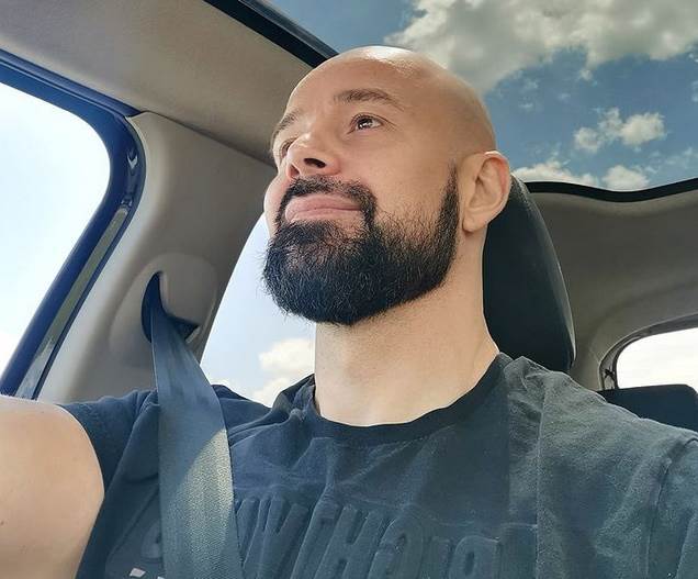 slobodan stefanovic se prolsavio u seriji stizu dolari kako izgleda ...