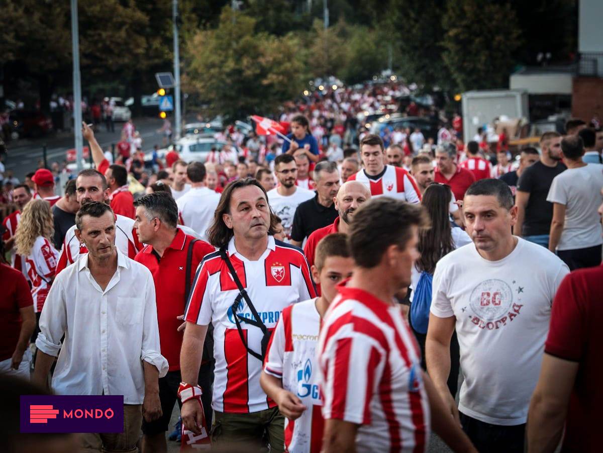 U nedelju uveče je izboden navodni navijač Crvene zvezde | Info | Region