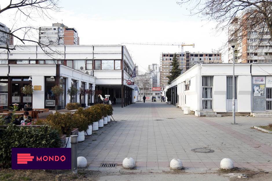 manijak se skidao pred djecom u beogradu | Info | Region