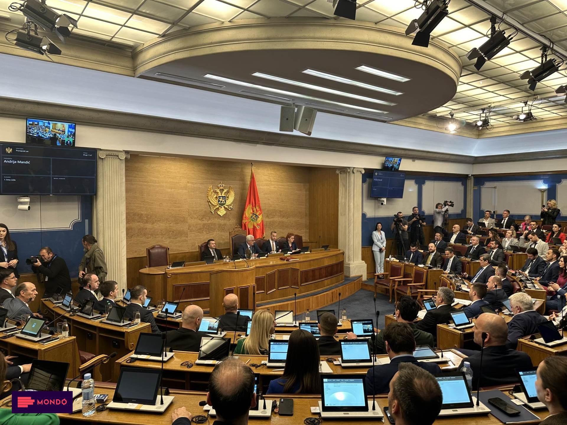 Parlament šalje Rosandić u Brisel | Info | Politika