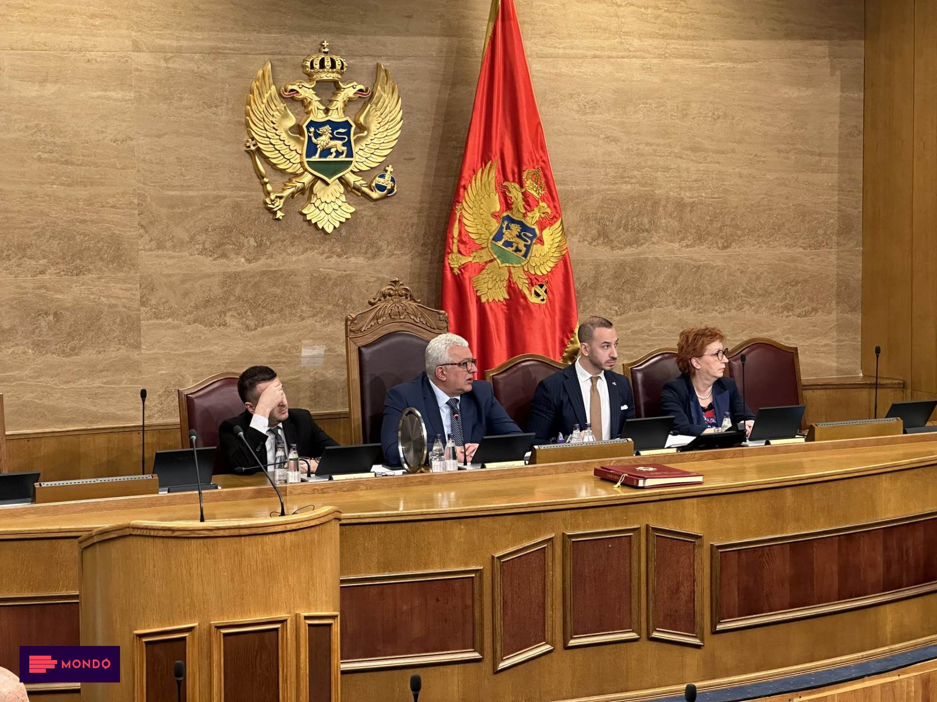 Mandić konstatovao prestanak funkcije Đuranović, poslanici DPS i SD ...