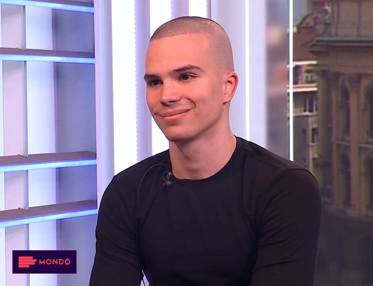 Vojaž skinuo je majicu i napravio pometnju na mrežama | Magazin ...